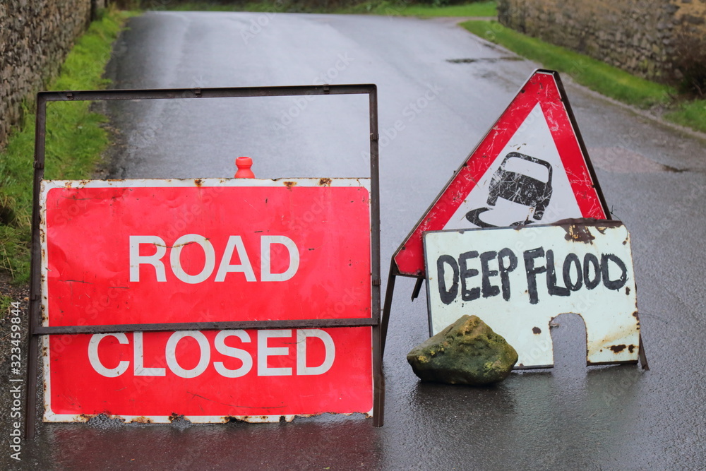 Road Closed Traffic Sign On The Road In Devon During Storm Dennis Stock Road Closed Traffic Sign On The Road In Devon During Storm Dennis Stock