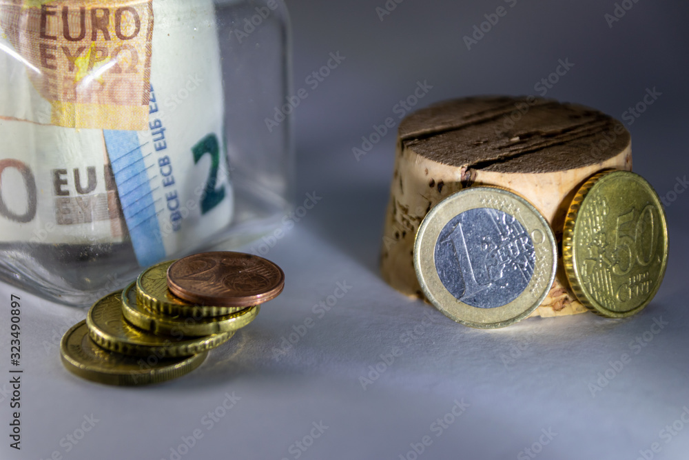 Stockfoto Glas mit Korken und Euro-Bargeld aus Euro-Banknoten, Euro ...