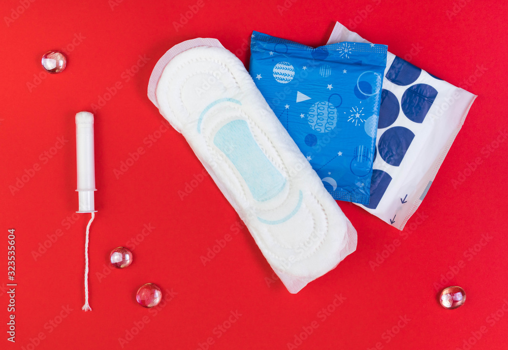 Compresas y tampon para la menstruación Stock Photo | Adobe Stock