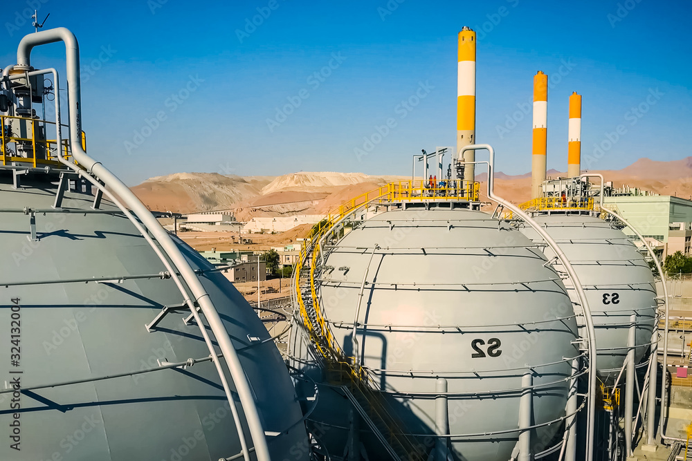Refinery and storage facilities of oil and petroleum products. O Stock ...