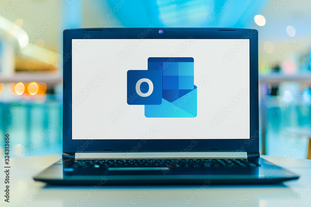 Laptop computer displaying logo of Microsoft Outlook foto de Stock ...