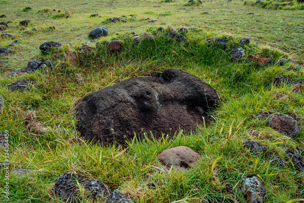 Foto de Ahu Vinapu is an archaeological site on Rapa Nui (Easter Island ...