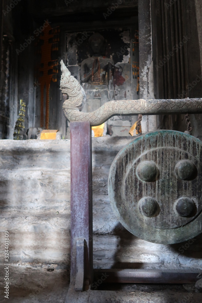 gong in temple, monastery a place of worship for Buddhists, hindu ...