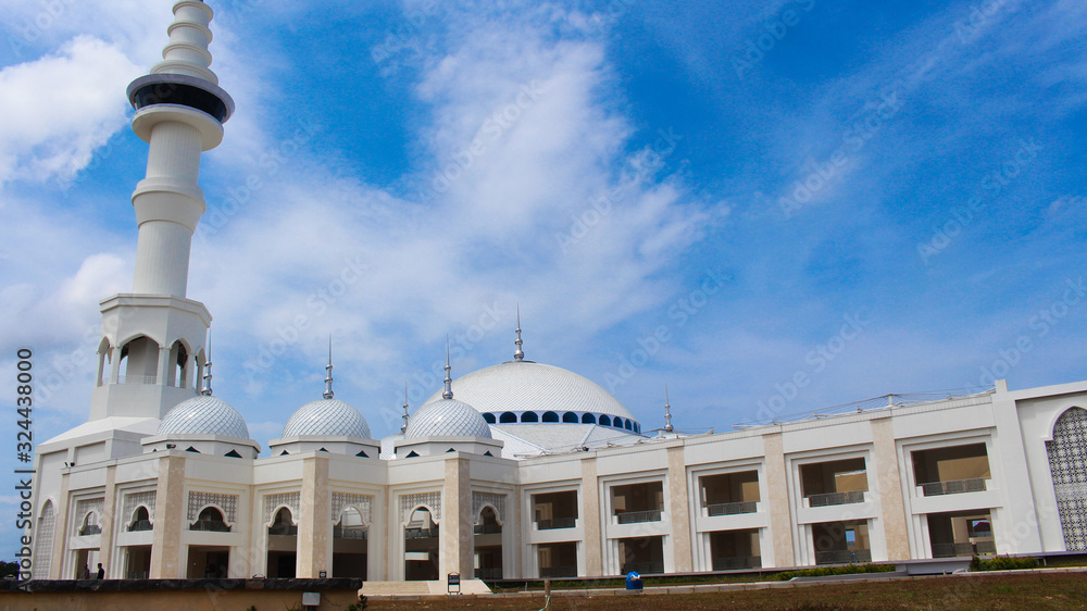 Sultan Mahmud Riayat Syah Mosque, Batam which is very beautiful and ...