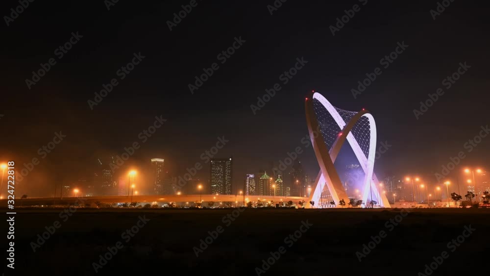 Wide timelapse of 5/6 Intersection Arches during night and fog rolling ...
