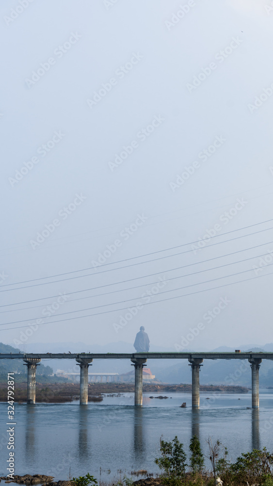 Foto de world's tallest statue, statue of unity at narmada dam also ...