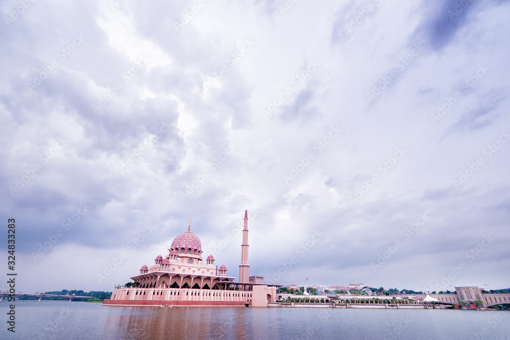 Masjid Putra aka Putra Mosque one of the great structure/architecture ...