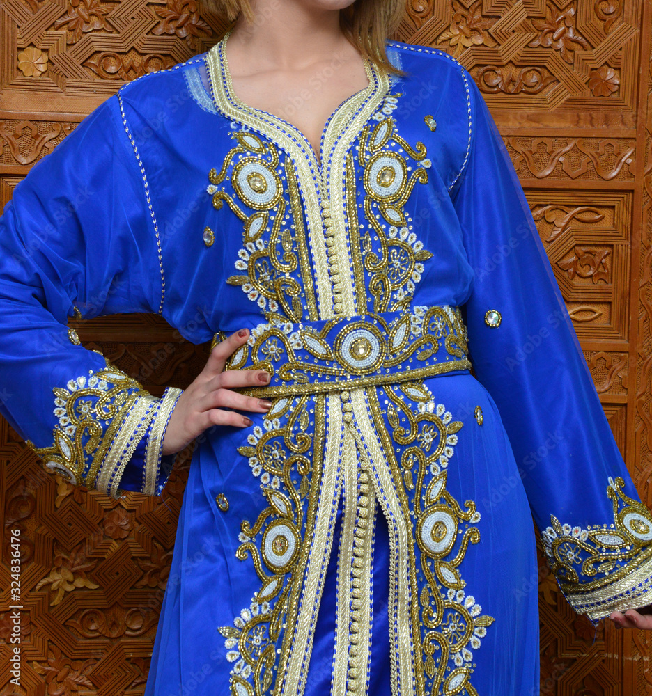 Moroccan caftan, Moroccan Dress . Traditional Moroccan dress worn by ...