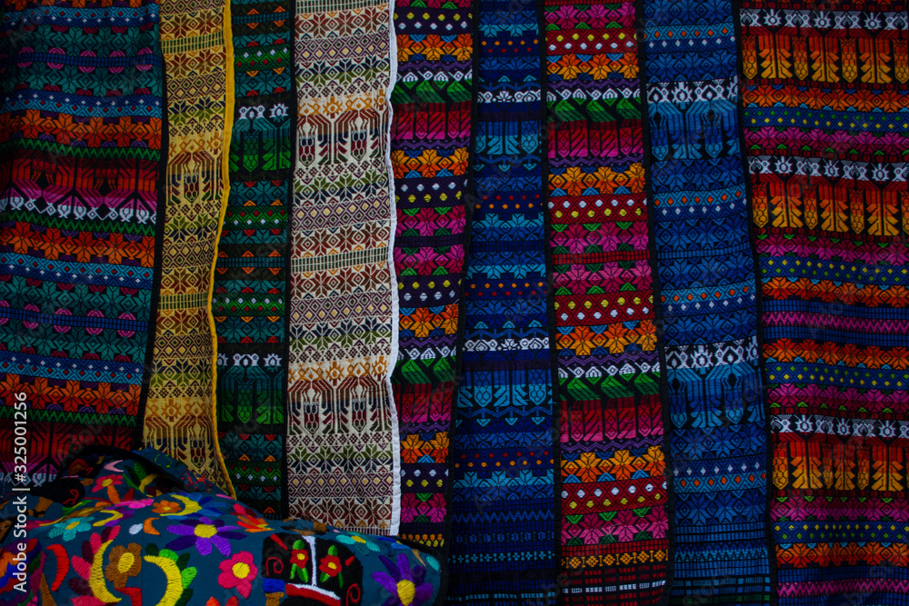 Tela Típica guatemala puesto de mercado venta de mantel tipico foto de ...