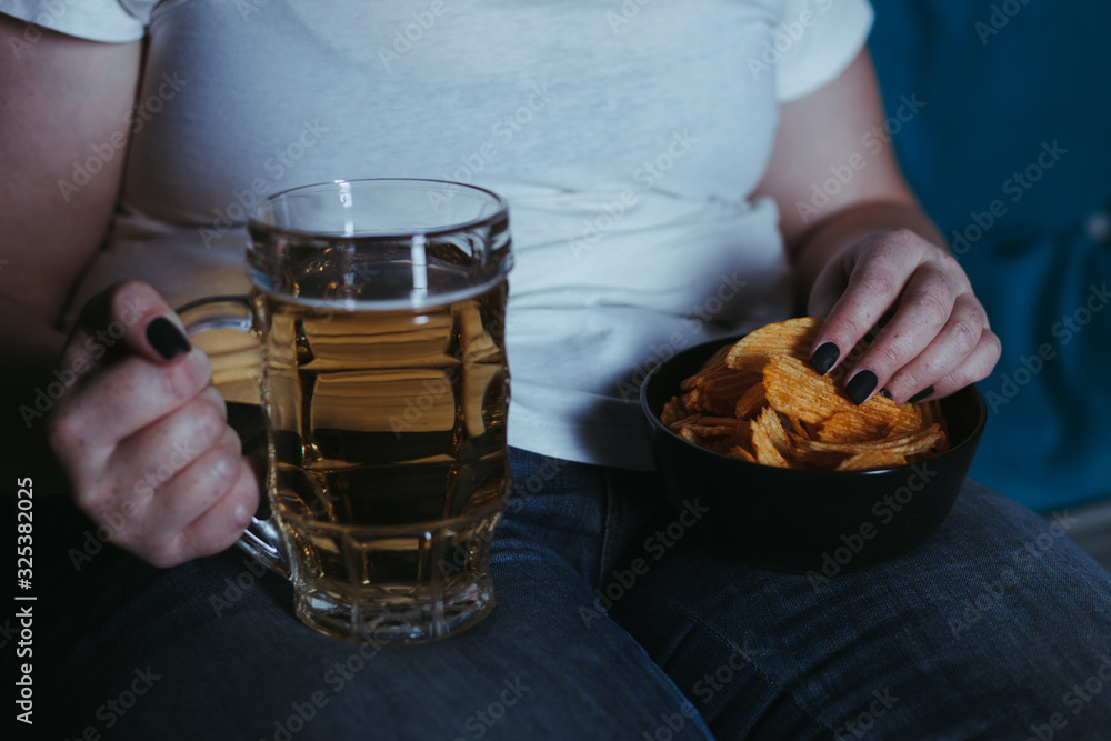 Emotional eating, alcohol addiction, depression, loneliness, stress ...