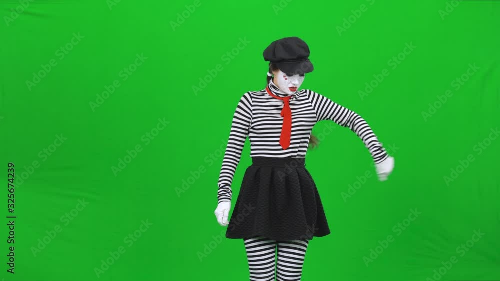 Mime girl is driving a car. Green screen, Chroma key. vídeo de Stock ...