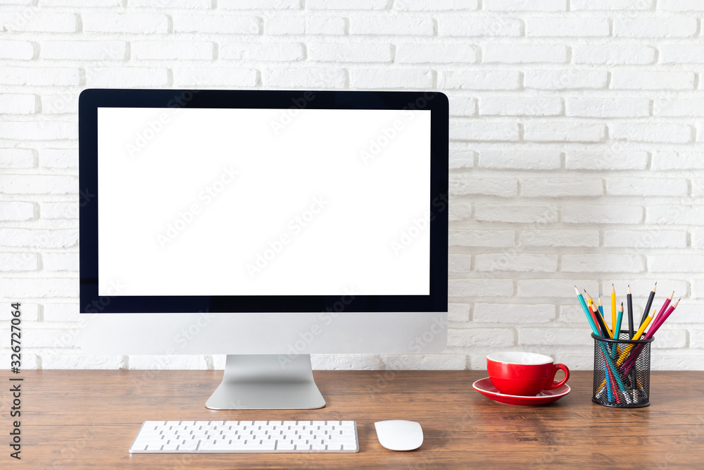 Mockup blank screen computer on a wooden desk. desktop empty white ...