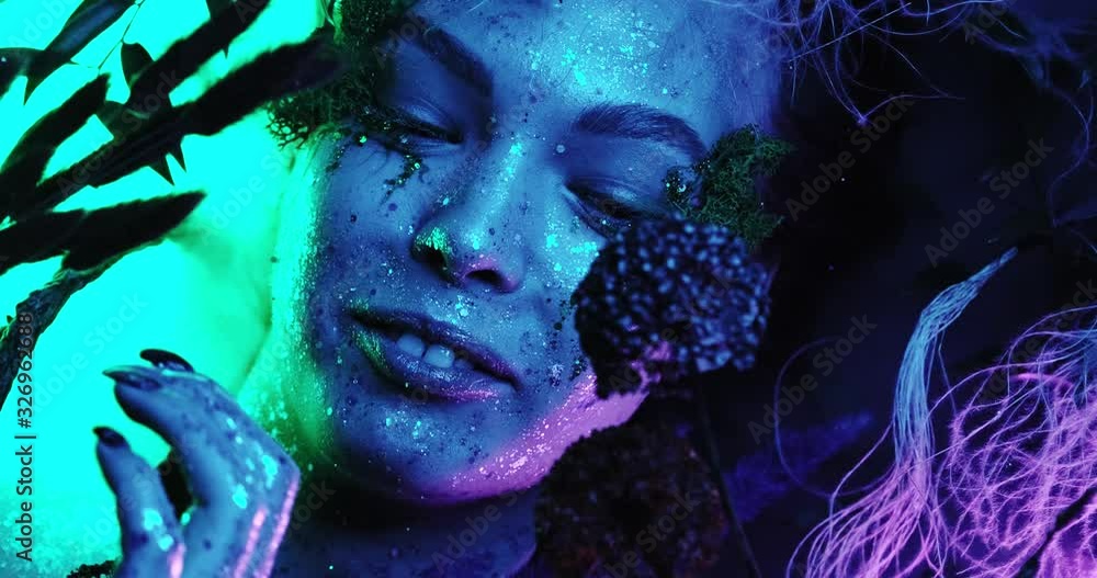 Fashion model woman in neon light, portrait of beautiful model girl ...