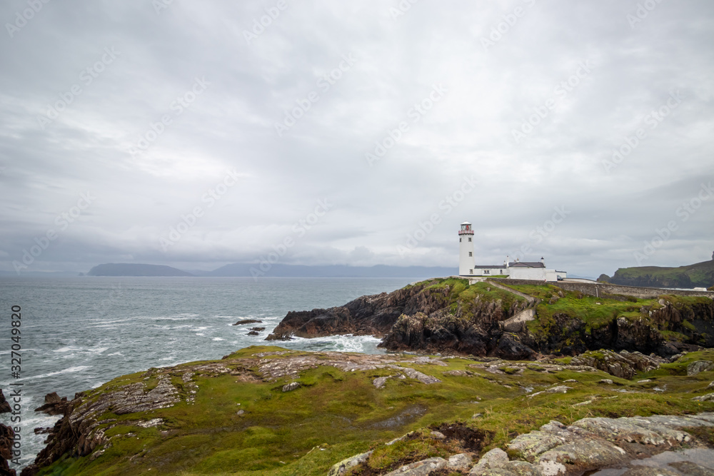 Foto de Fanad Head Lighthouse was conceived as essential to seafarers ...