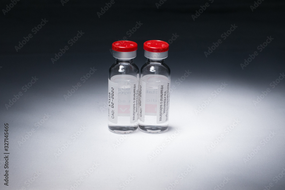 Viales de fármacos intravenosos de farmacia preparados para pacientes ...