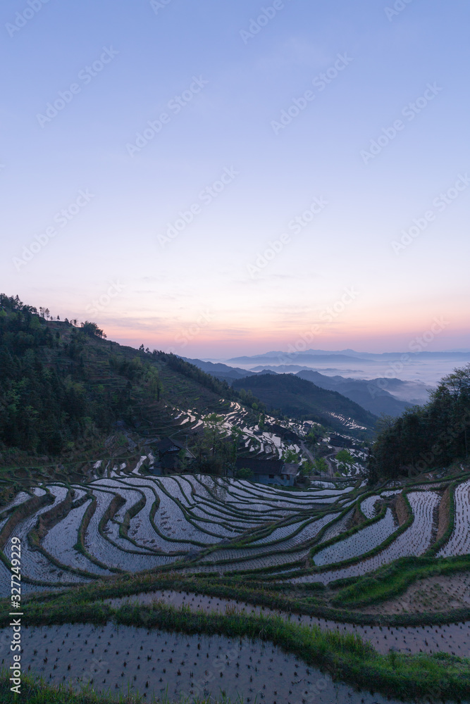 Purple magpie terrace is a Chinese scenic spot, natural and cultural ...