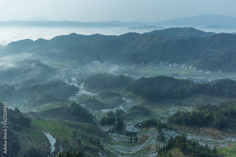 Purple magpie terrace is a Chinese scenic spot, natural and cultural ...