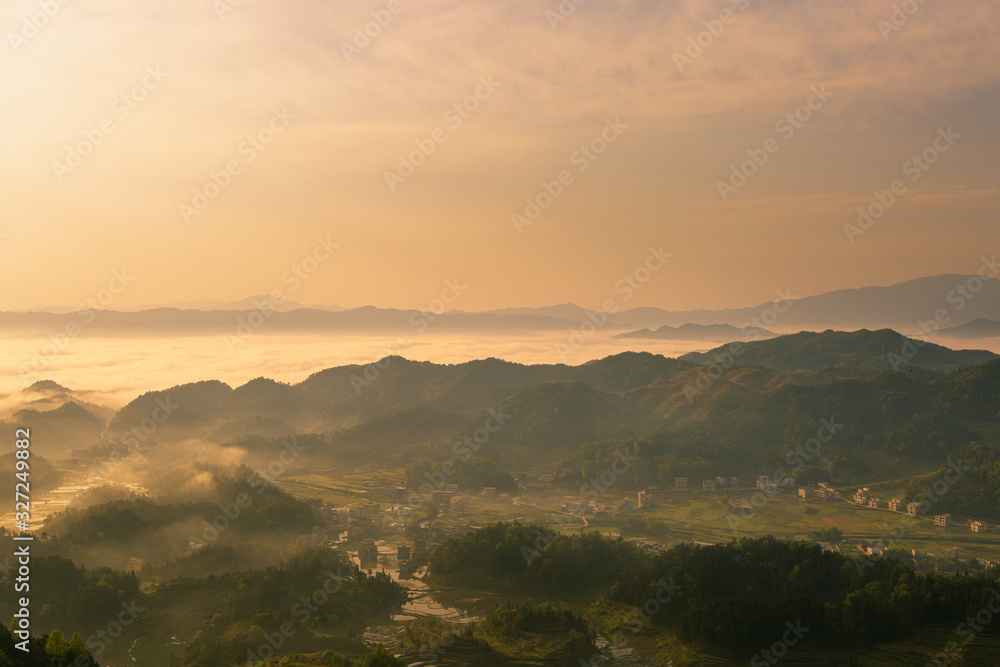 Purple magpie terrace is a Chinese scenic spot, natural and cultural ...