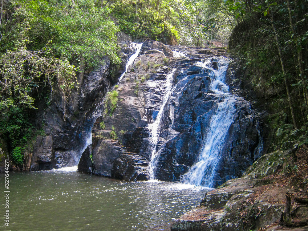 Dinner Falls and Rain forest at the Tablelands Mount Hypipamee National ...
