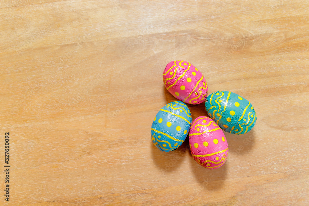 Chasse aux oeufs pour Pâques (Easter Egg Hunt). Easter Chocolate Eggs ...