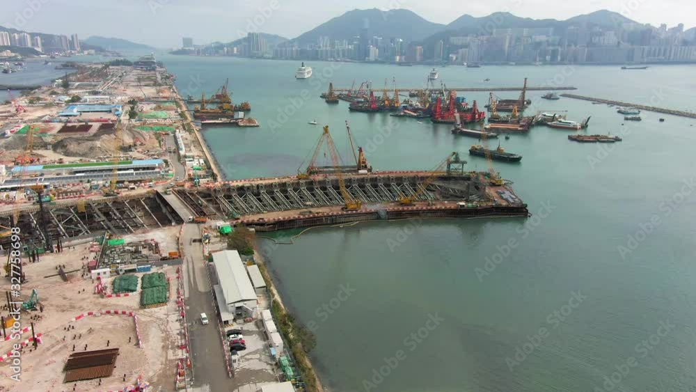 Video „Converting an old runway strip into a Housing and business ...