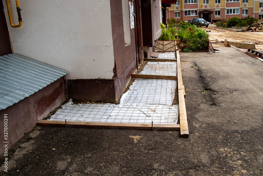 Repair of the blind area at the apartment building. Preparation for ...