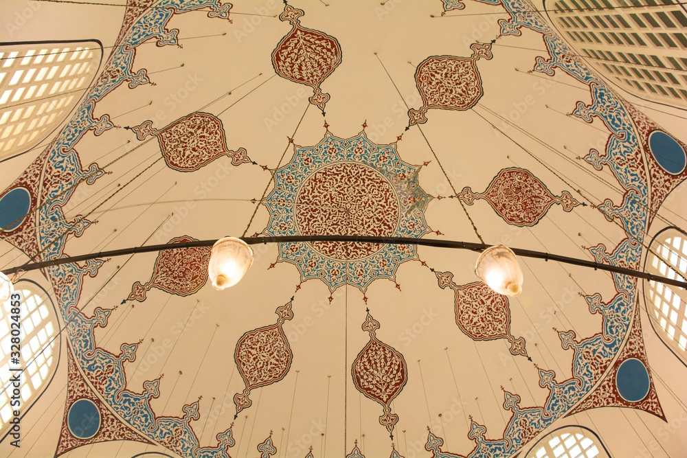 Foto de The ceiling of the Tomb of Sultan Mustafa I and Sultan Ibrahim ...