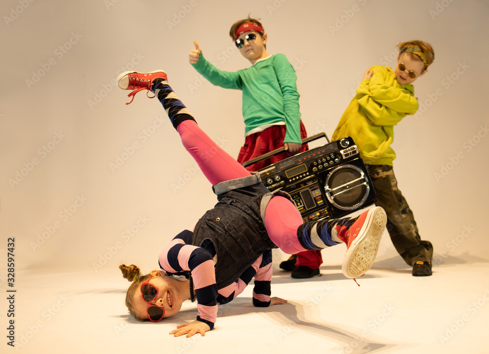 dancing kids, happy kids, little bullies, hip-hop kids, breakdance kids ...