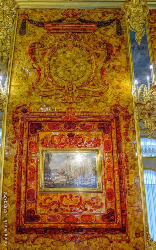 The newly renovated Amber Room (Amber Chamber) in the Catherine Palace ...