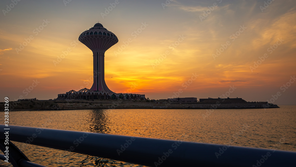Foto de Morning view of Al Khobar water tower in Khobar Corniche ...