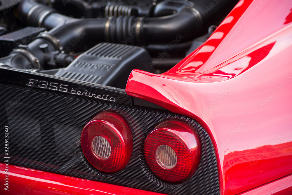 Foto de Mulhouse - France - 8 Mars 2020 - Rear view of Ferrari F355 ...