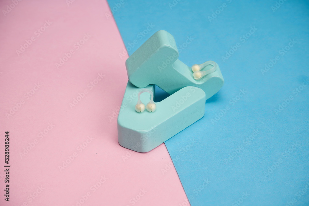 Nasal sachet device is used to reduce allergic reactions such as ...