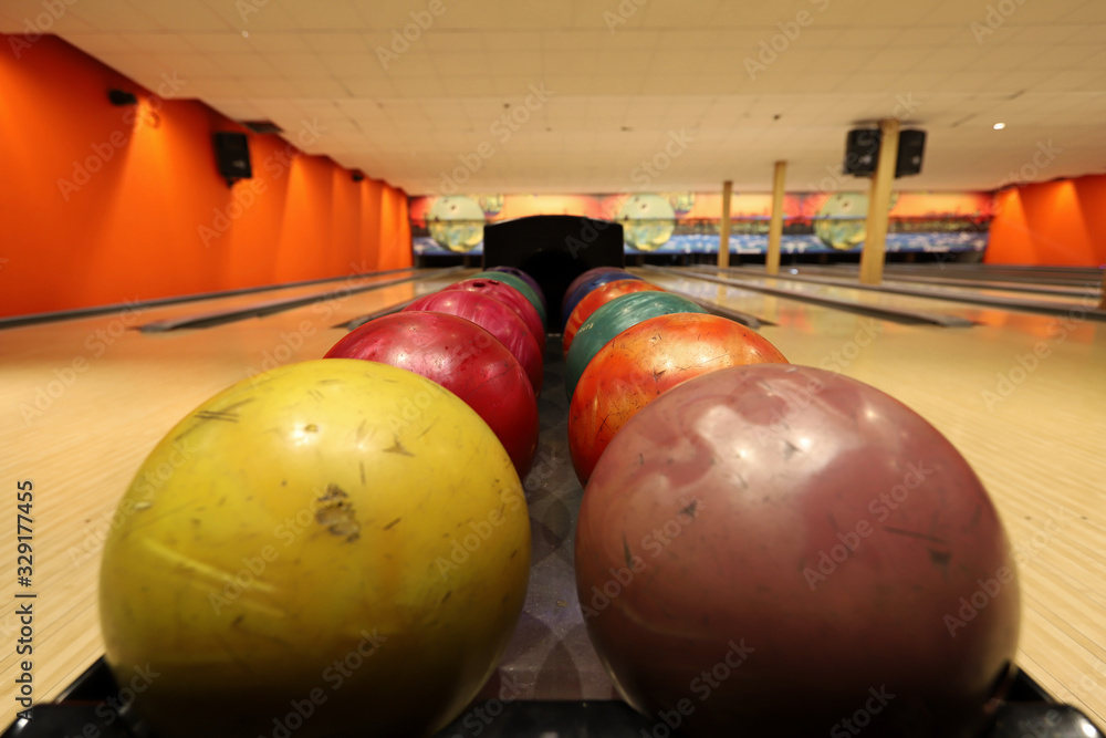Izmir / Karsıyaka Mavisehir modern bowling alley Stock Photo | Adobe Stock