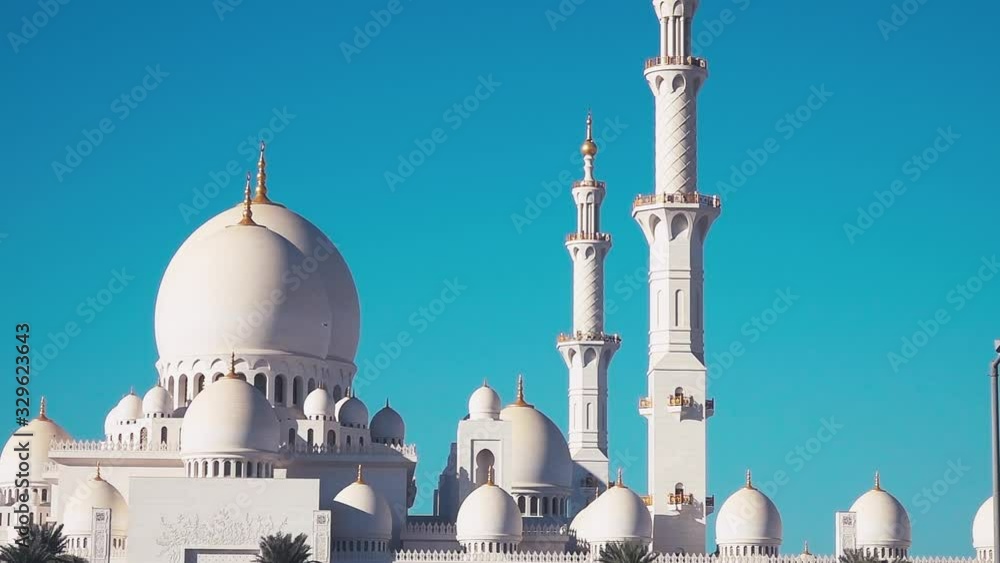 Sheikh Zayed Grand Mosque, Abu Dhabi, United Arab Emirates. Side View ...