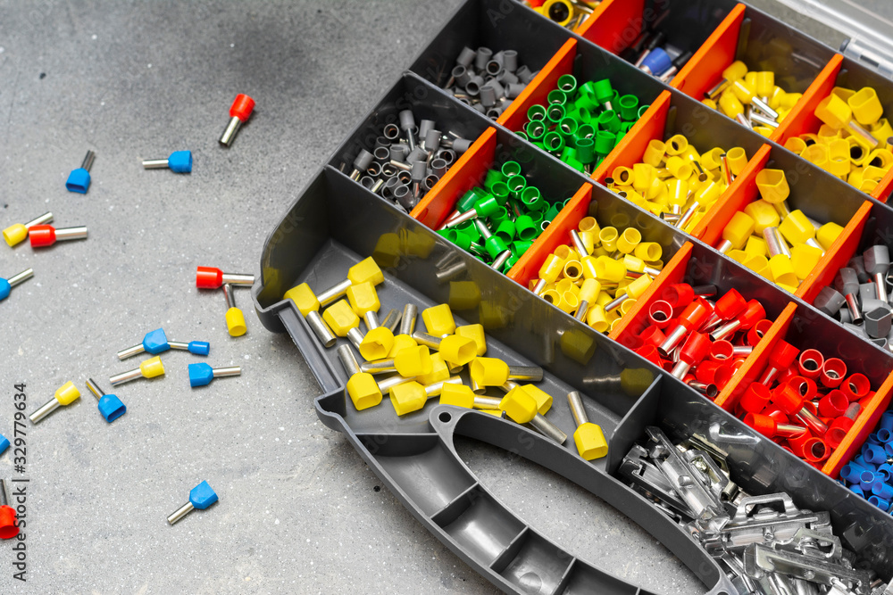 Tips of various sizes and colors for crimping multi-core electrical ...