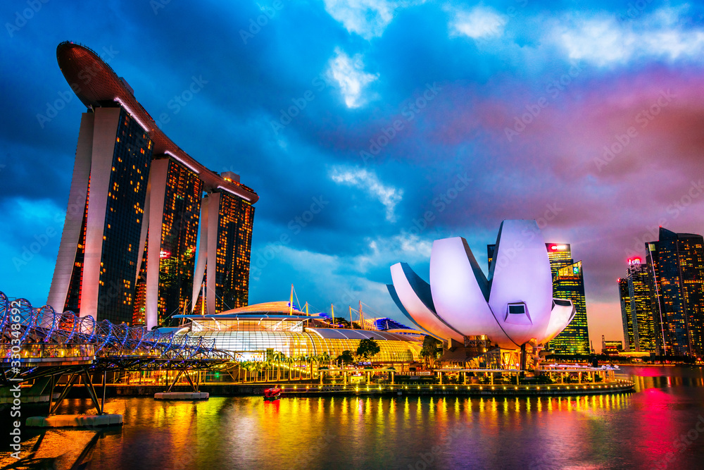 Foto de Marina Bay Sands and ArtScience Museum in Singapore after ...