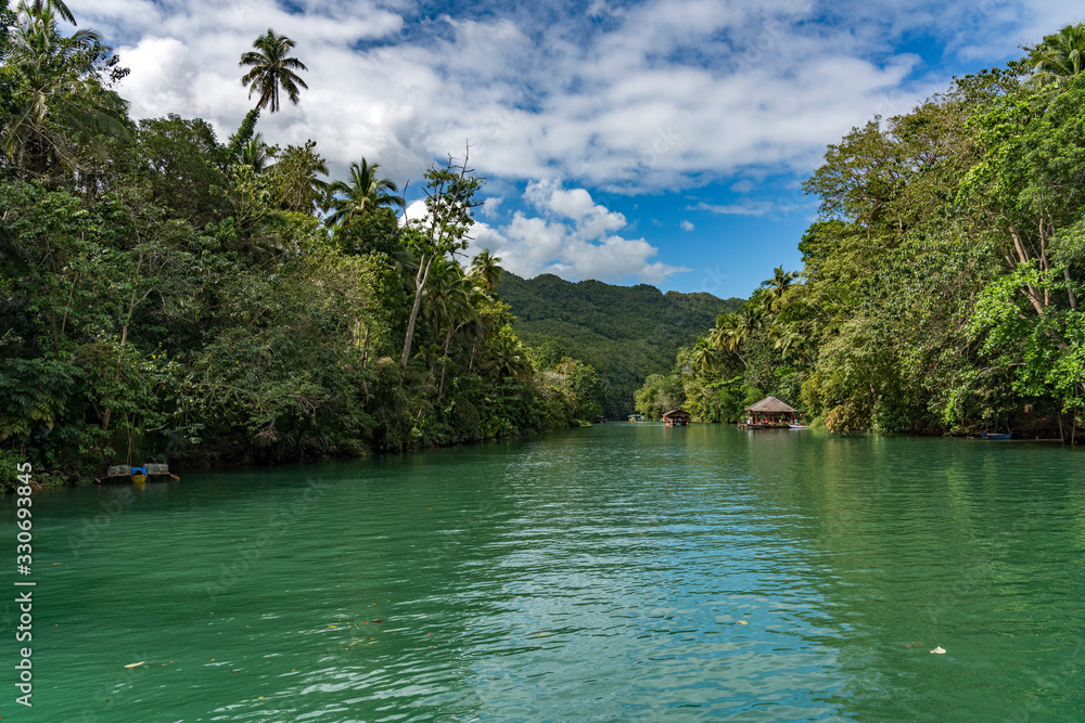 Foto de Loboc River is a river in the Bohol province of the Philippines ...
