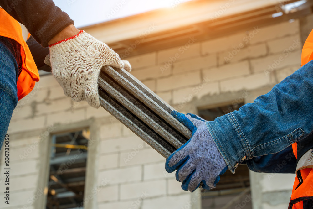 CPAC Roof Technician,Construction workers installing CPAC roof tiles ...
