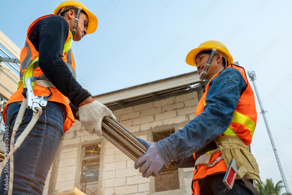CPAC Roof Technician,Construction workers installing CPAC roof tiles ...