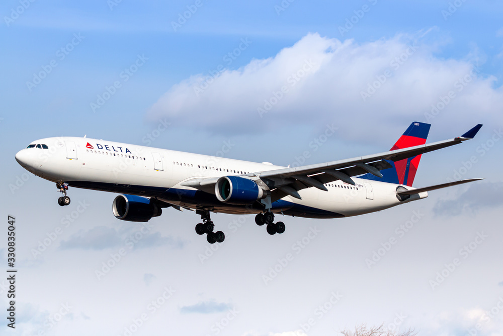 Delta Air Lines Airbus A330-300 airplane at New York JFK 스톡 사진 | Adobe ...