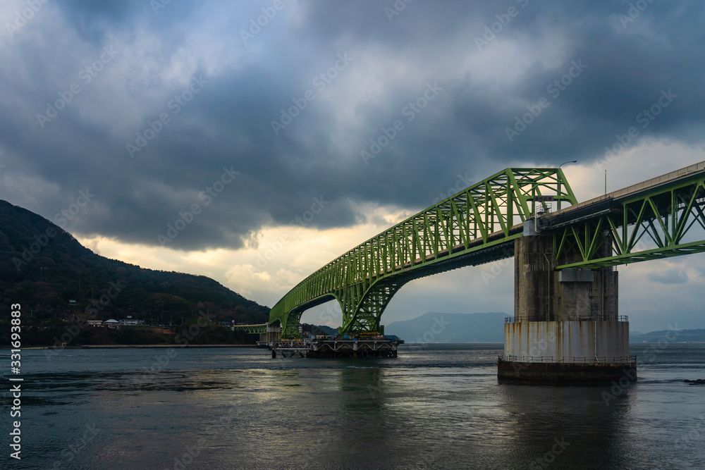 Foto de Oshima Bridge. A bridge connecting the main island of Japan ...