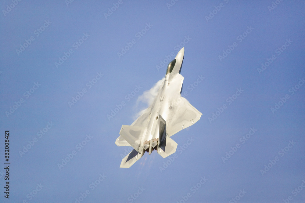US Air Force F-22A Raptor Jet Fighter making extreme turn at the 42nd ...