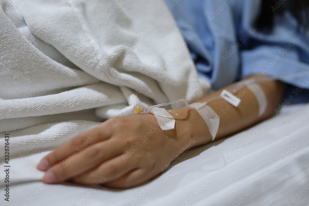 iv infusion intravenous injection of patient illness lying on bed Stock ...
