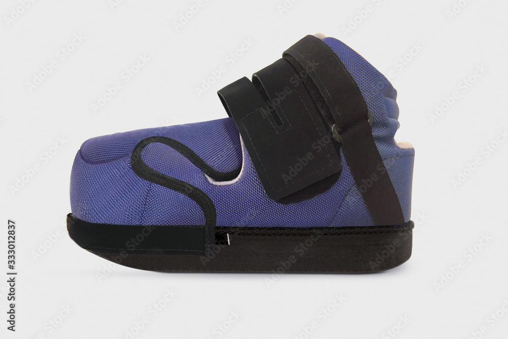 Forefoot Off-loading Shoe after fractures. Detachable therapeutic shoes ...