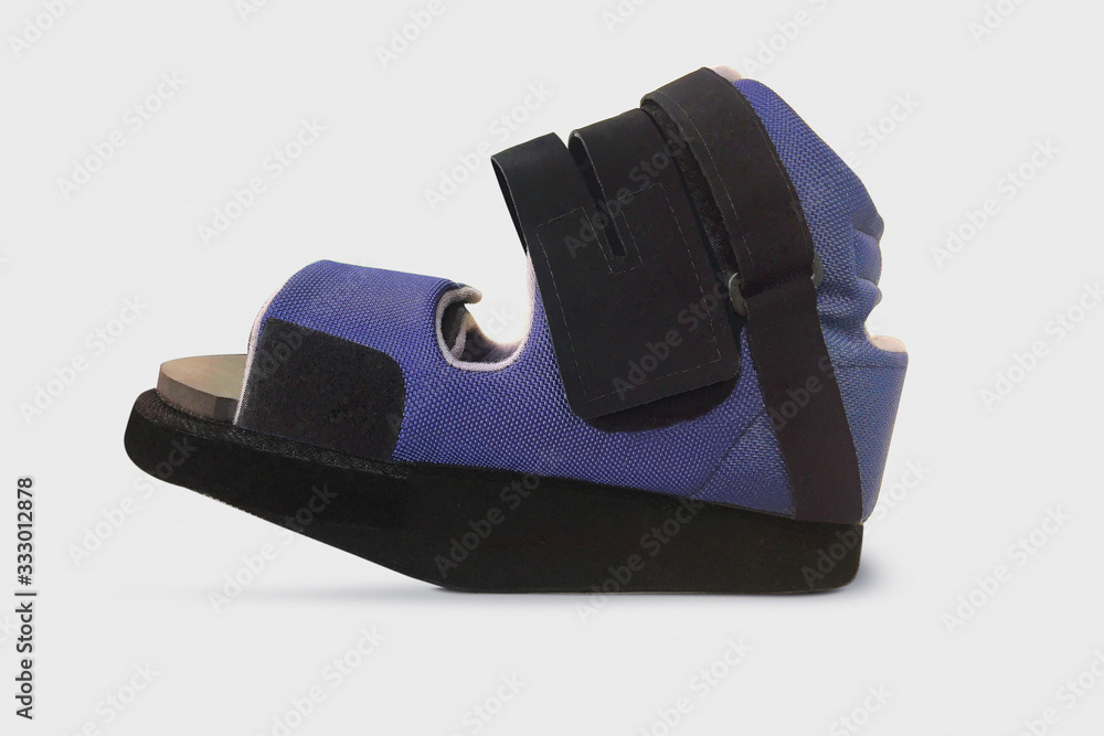 Forefoot Off-loading Shoe after fractures. Detachable therapeutic shoes ...