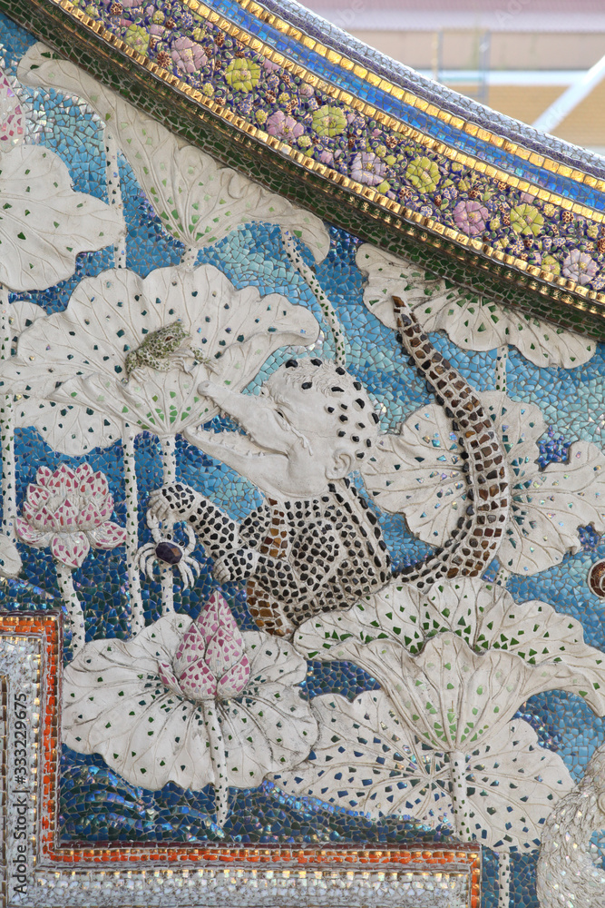 Detail (lotus) of Wat Pariwat (Beckham's temple) in Bangkok city ...