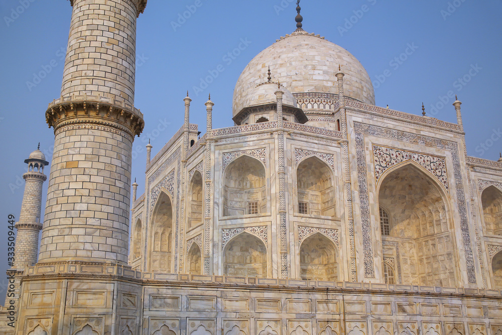 Close view of Taj Mahal against blue sky, Agra, Uttar Pradesh, India ...