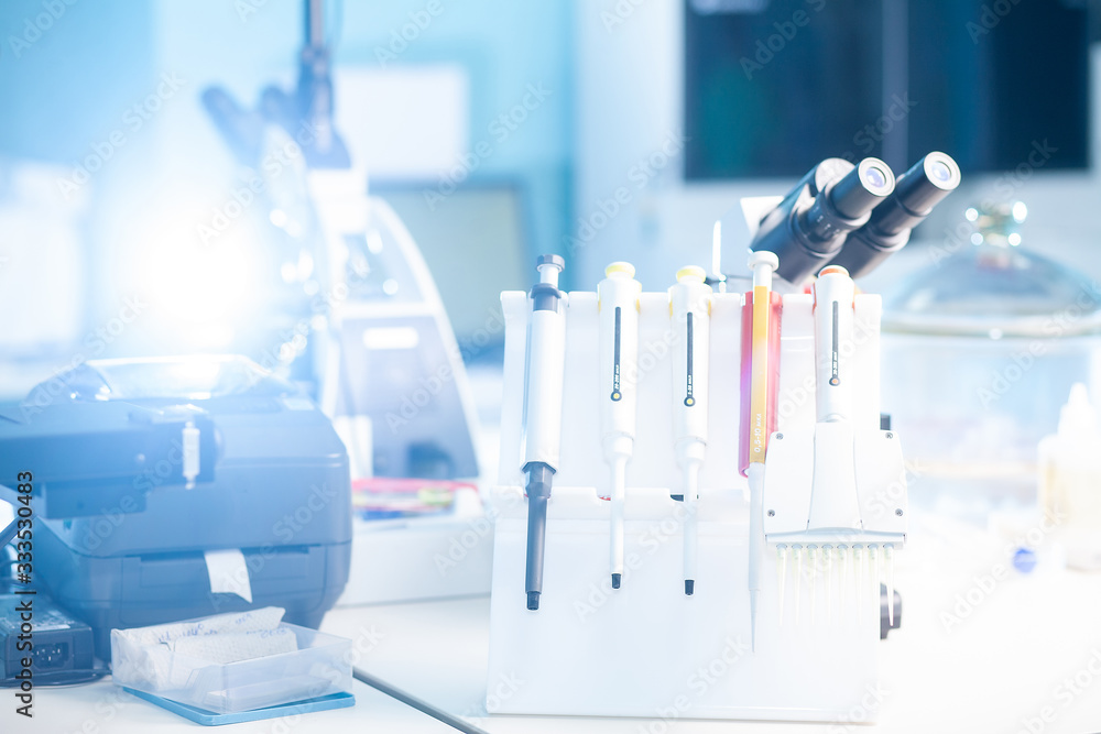 Automatic high throughput histology staining device and automatic ...