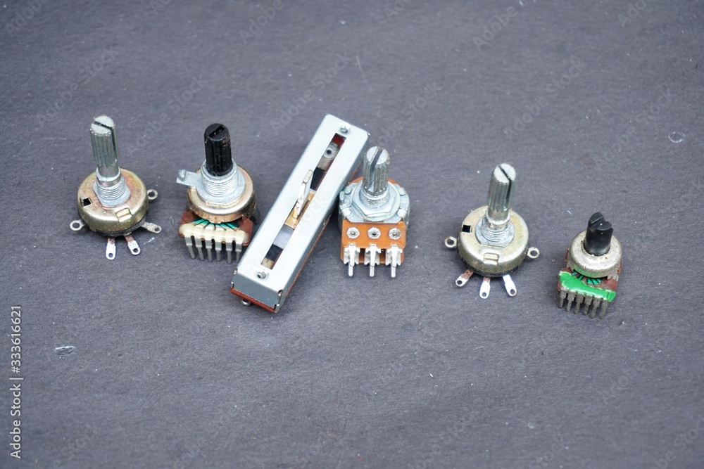 Foto de electronic component called a potentiometer. A potentiometer is ...