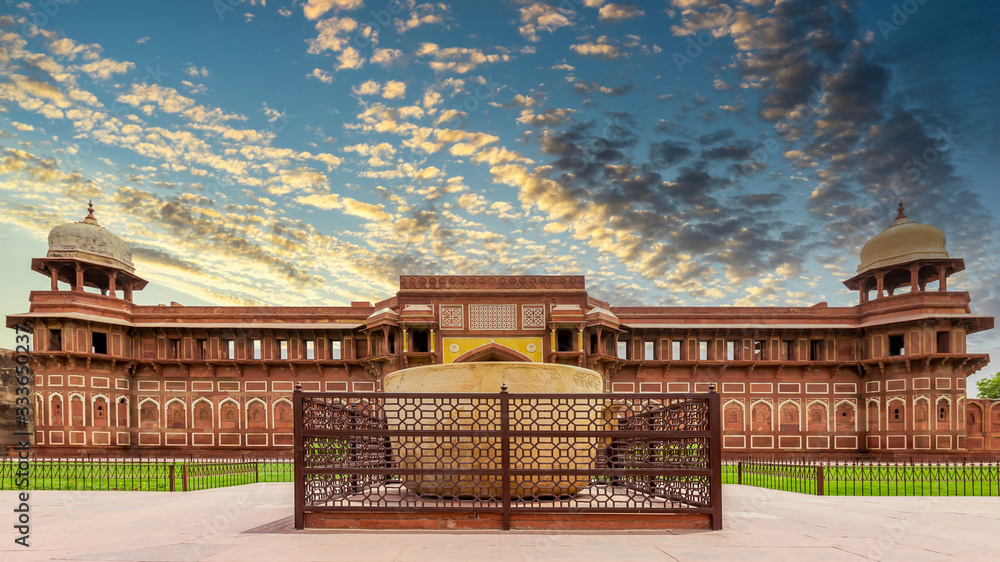 Jahangiri Mahal in Agra Fort, The Jahangiri Mahal in the Red Fort at ...
